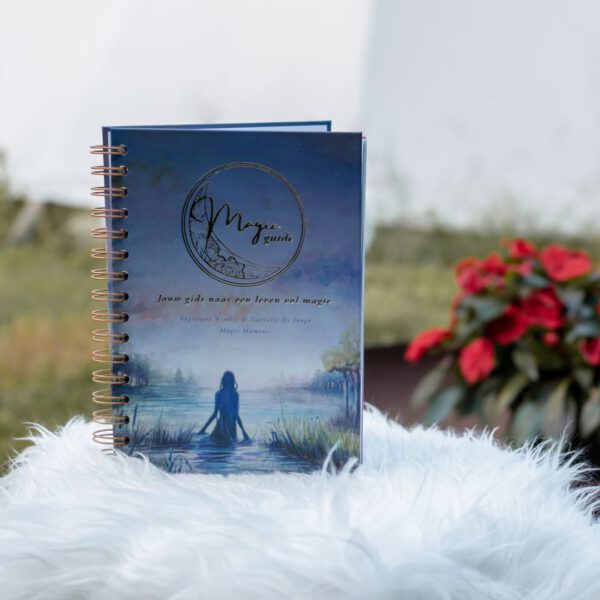 Magic Guide • Jouw gids naar een leven vol magie •… | Bloom